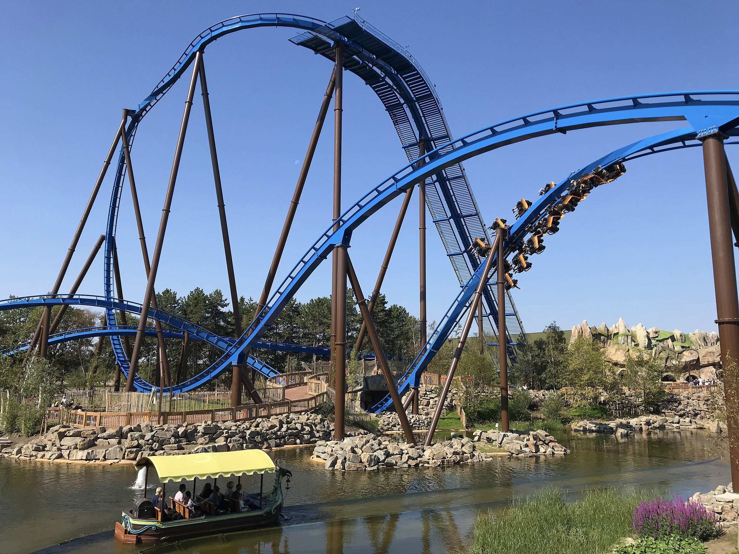 Toverland op zoek naar een eigen identiteit - Weer Op Weg